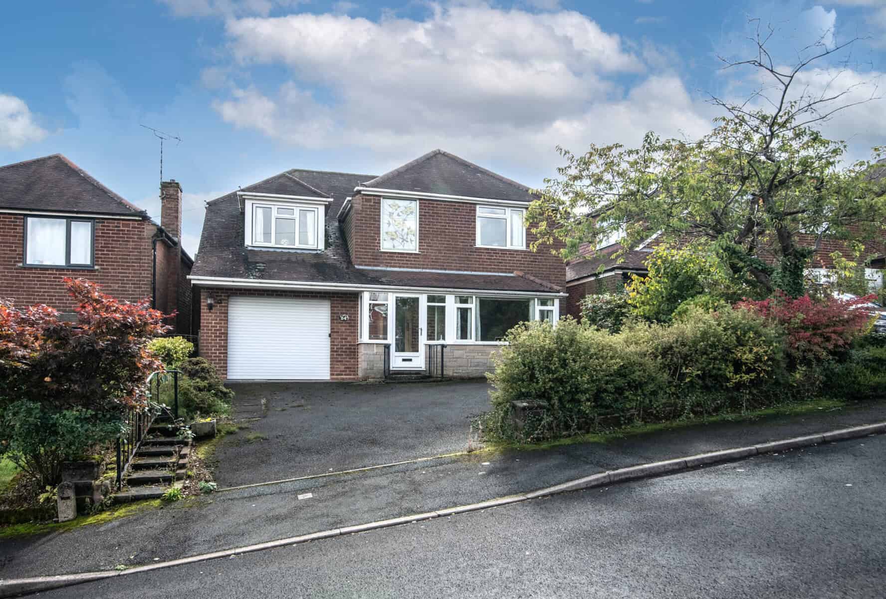 24 Cofton Lake Road Cofton Hackett B45 8PL - Hansons Estate Agents